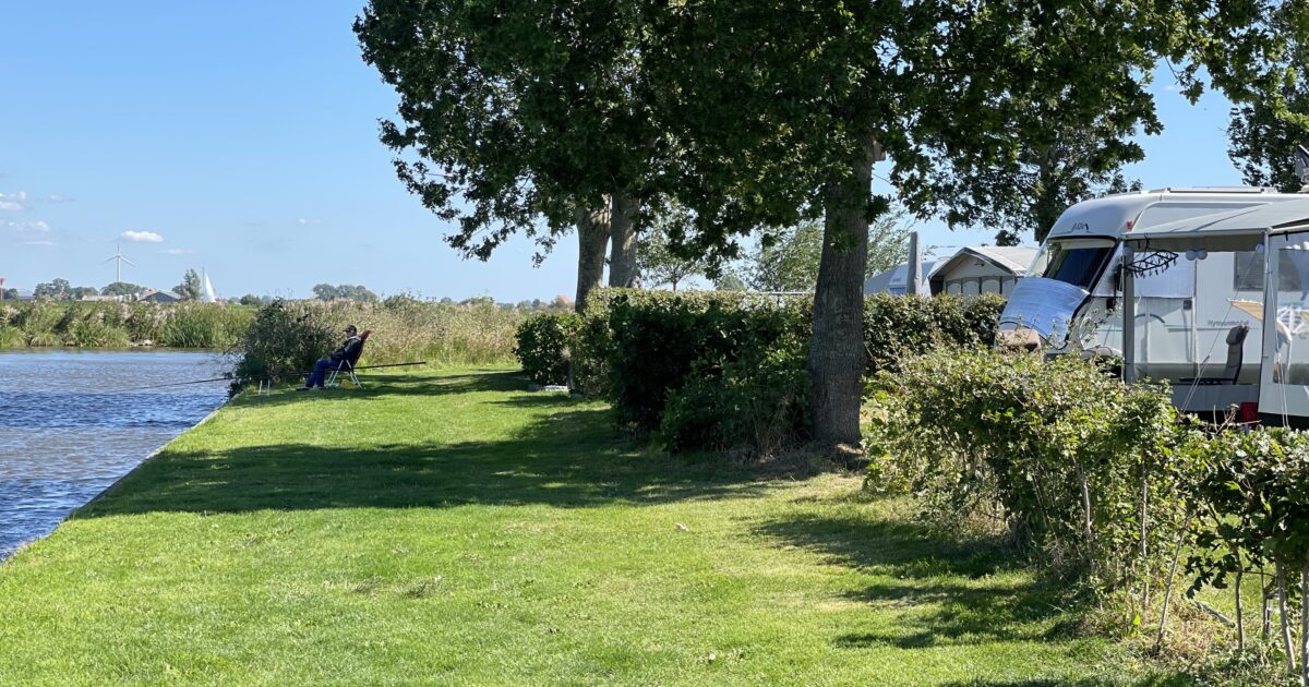 De Rakken | Prachtige Seizoenplaats op een Camping aan het water